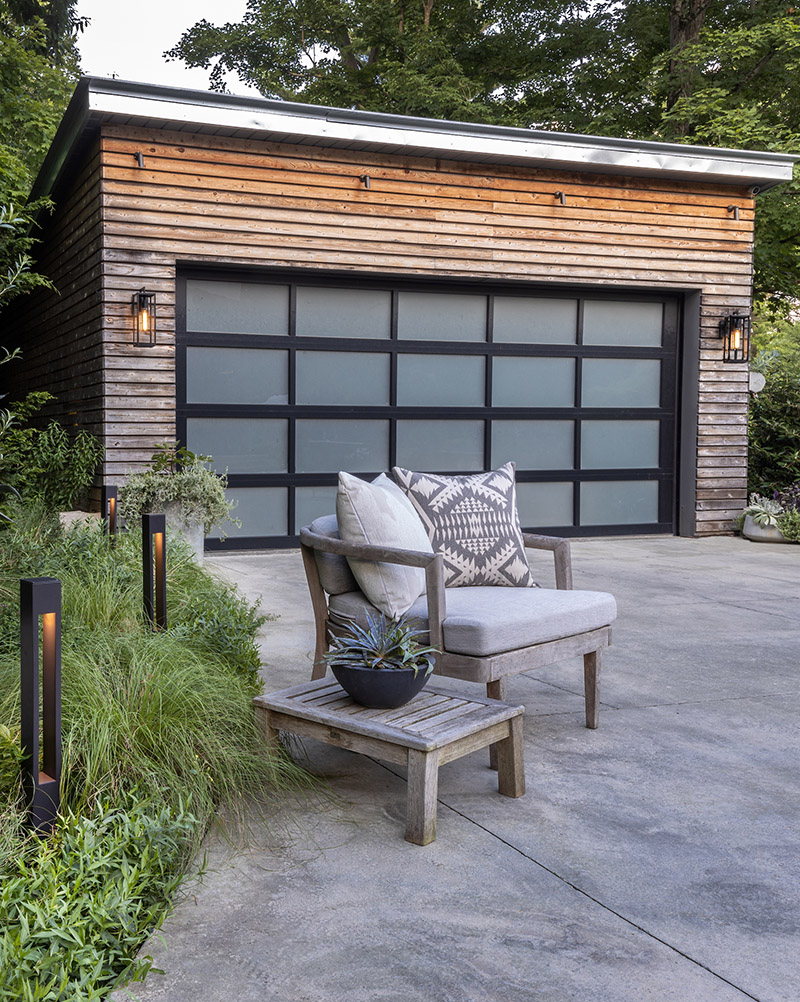 Modern Pathway Lighting Ideas to Update Your Home